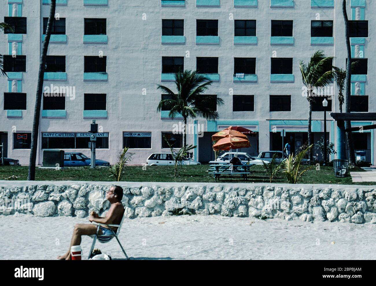 Man chilling out hi-res stock photography and images - Alamy