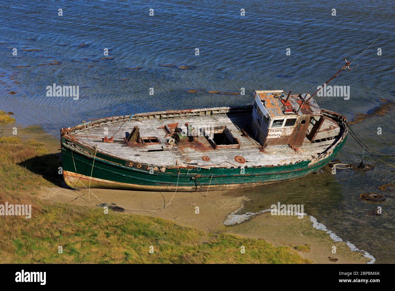 Wreck of trawler bunbeg hi-res stock photography and images - Alamy
