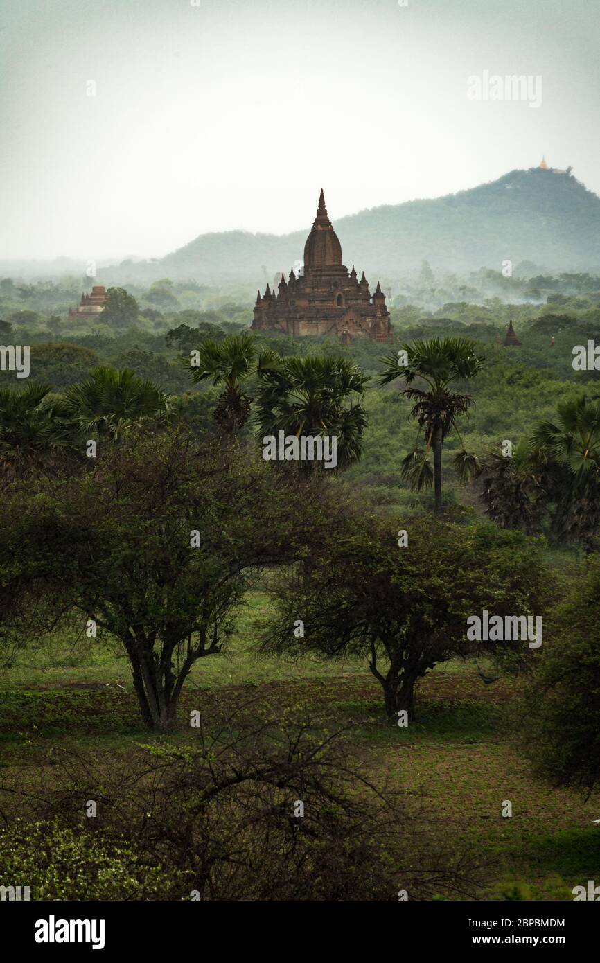 Bagan architecture hi-res stock photography and images - Alamy