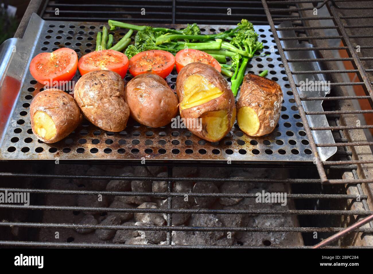 Lumpwood Coal High Resolution Stock Photography and Images - Alamy