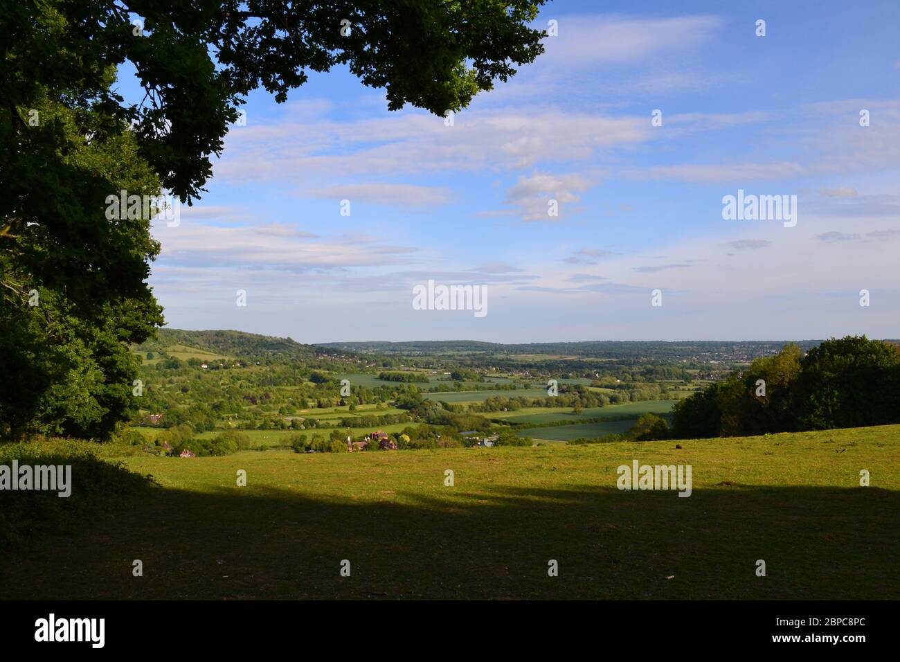 Darent valley views from meenfield woods hi-res stock photography and ...