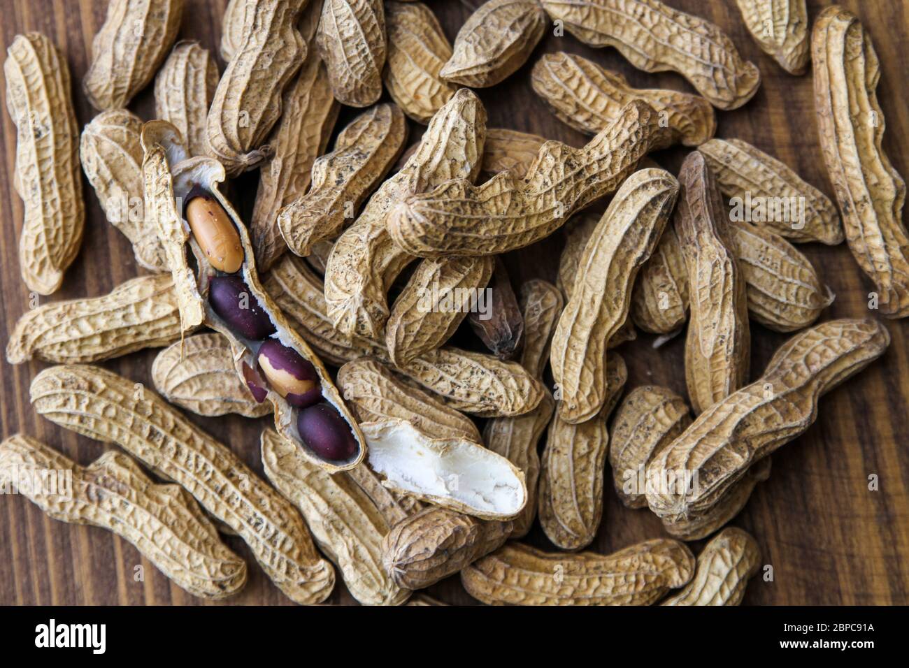 Peanuts in the shell from Tenejapa, Chiapas, Mexico Stock Photo - Alamy
