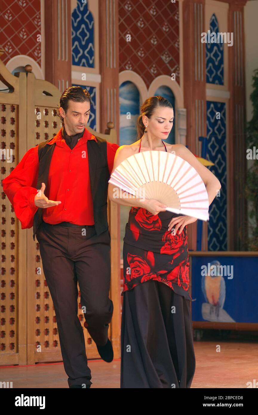 Spanish dance hi-res stock photography and images - Alamy