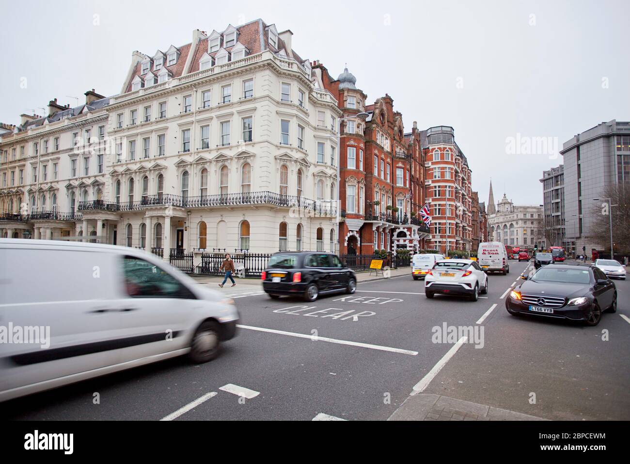 Traffic at an intersection in London Stock Photo - Alamy
