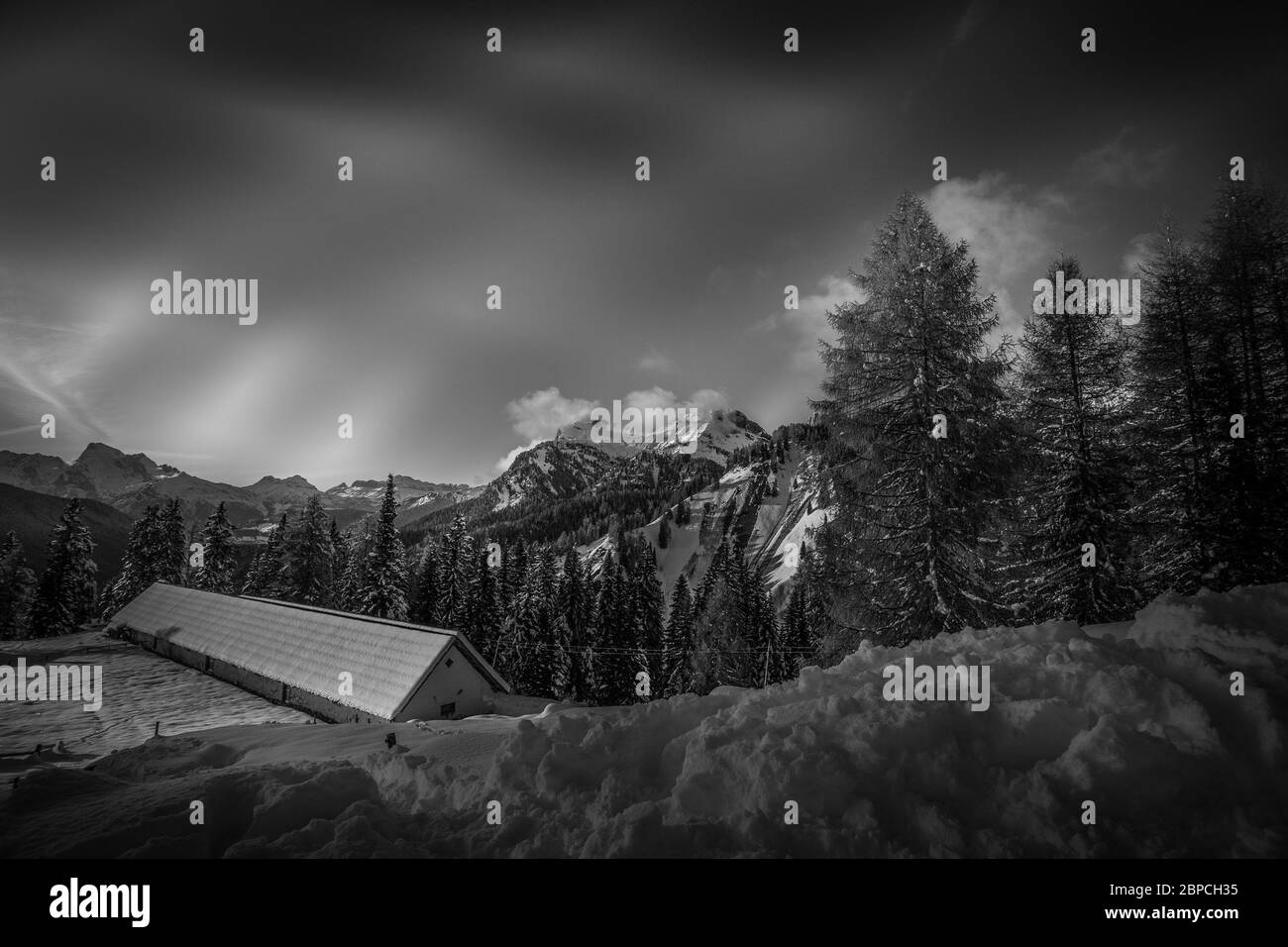 Alpine house Black and White Stock Photos & Images - Alamy