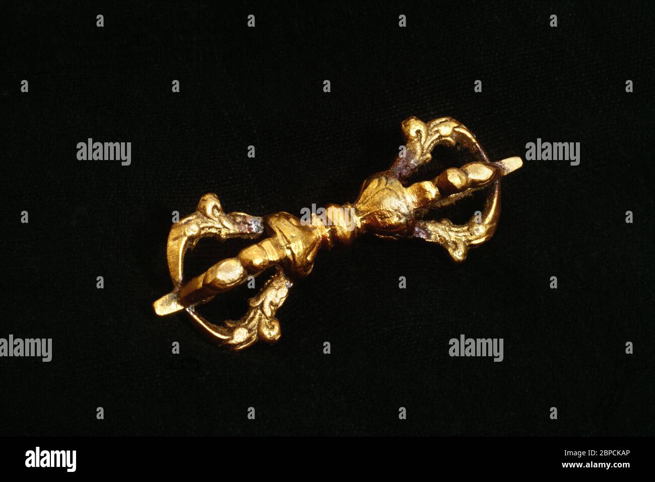 Brass Dorje Buddhist Symbol Stock Photo - Alamy