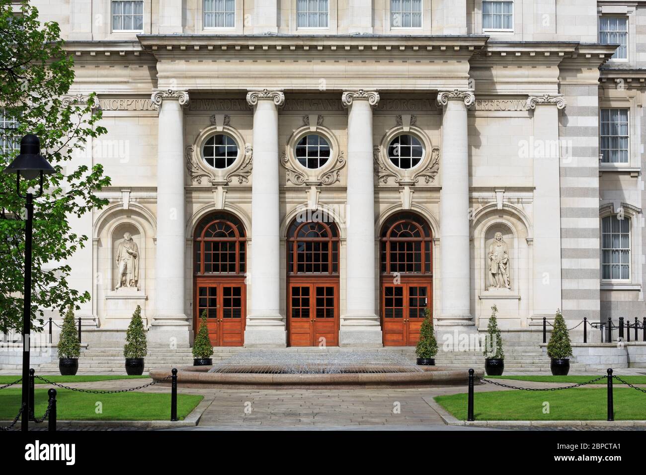 At leinster house hi-res stock photography and images - Alamy