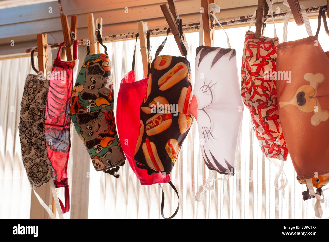 Drip drying face masks hi-res stock photography and images - Alamy