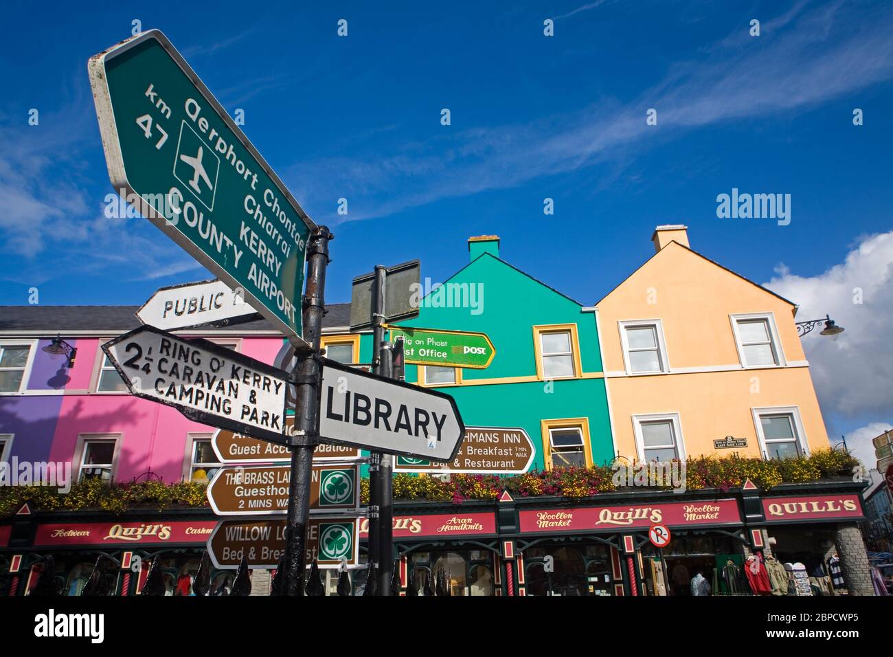 Quills store hi-res stock photography and images - Alamy