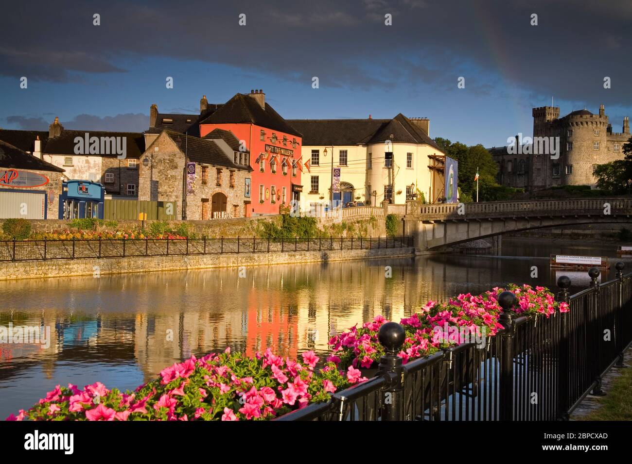 John's Quay & River Nore, Kilkenny City, County Kilkenny, Ireland Stock ...