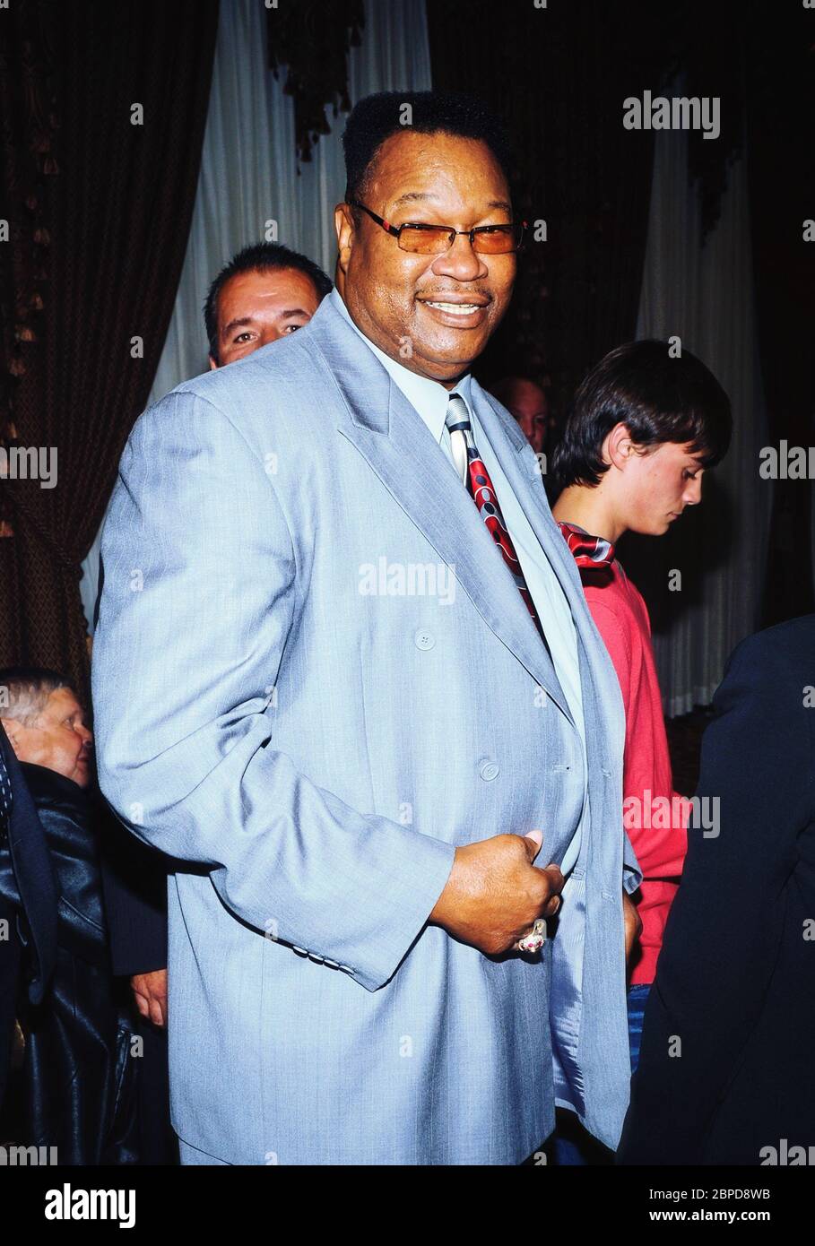 Larry holmes mike tyson hi-res stock photography and images - Alamy