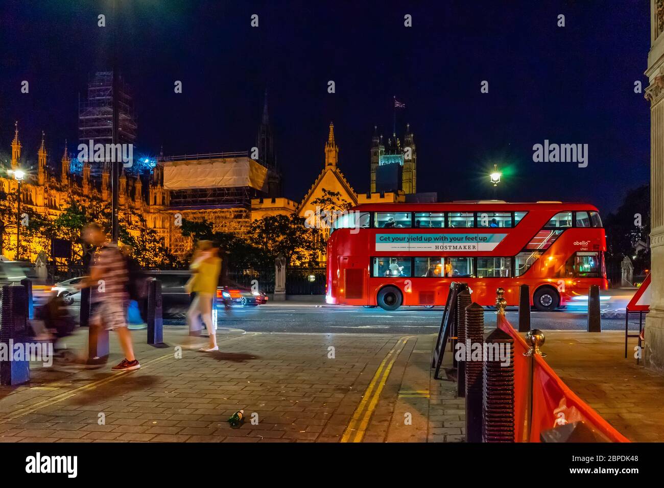 Westminster Abbey at night in London, England, UK Stock Photo - Alamy