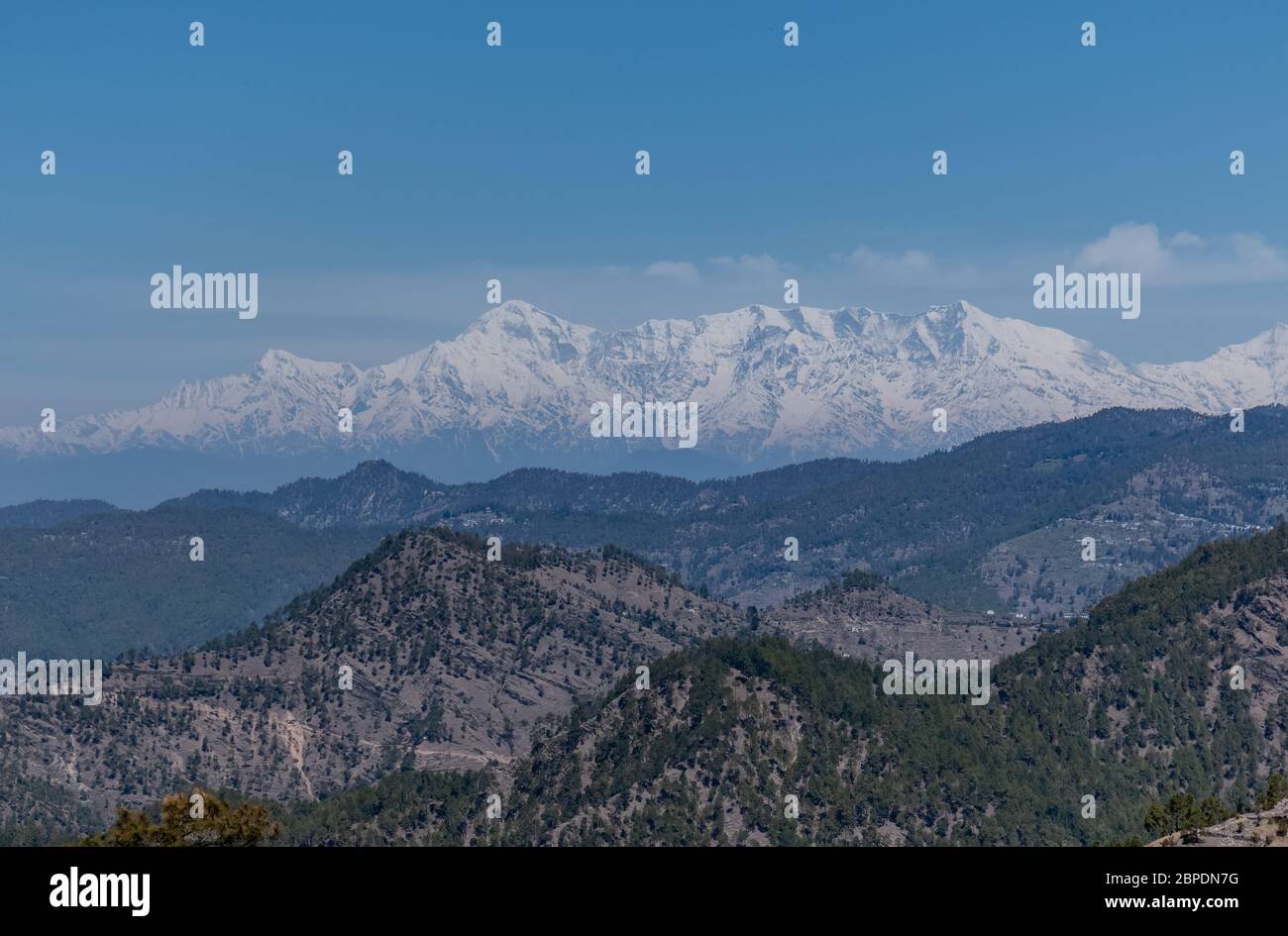 Himalayan Mountain Landscape view in Uttarakhand Stock Photo - Alamy
