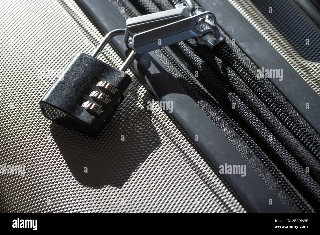 small Luggage lock, magnetic closure combinations, safety on the road ...