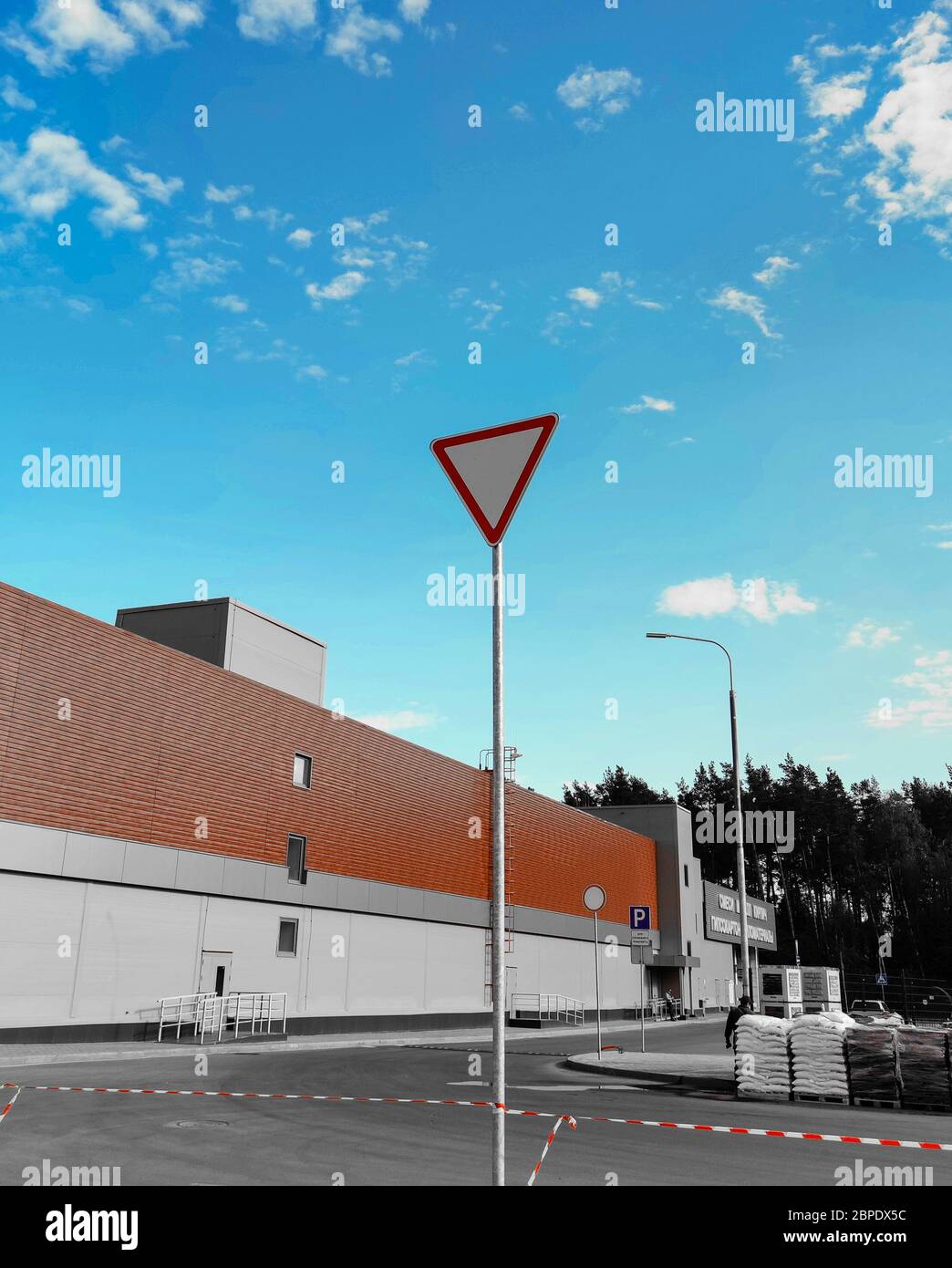 Triangular Stop Sign High Resolution Stock Photography and Images - Alamy