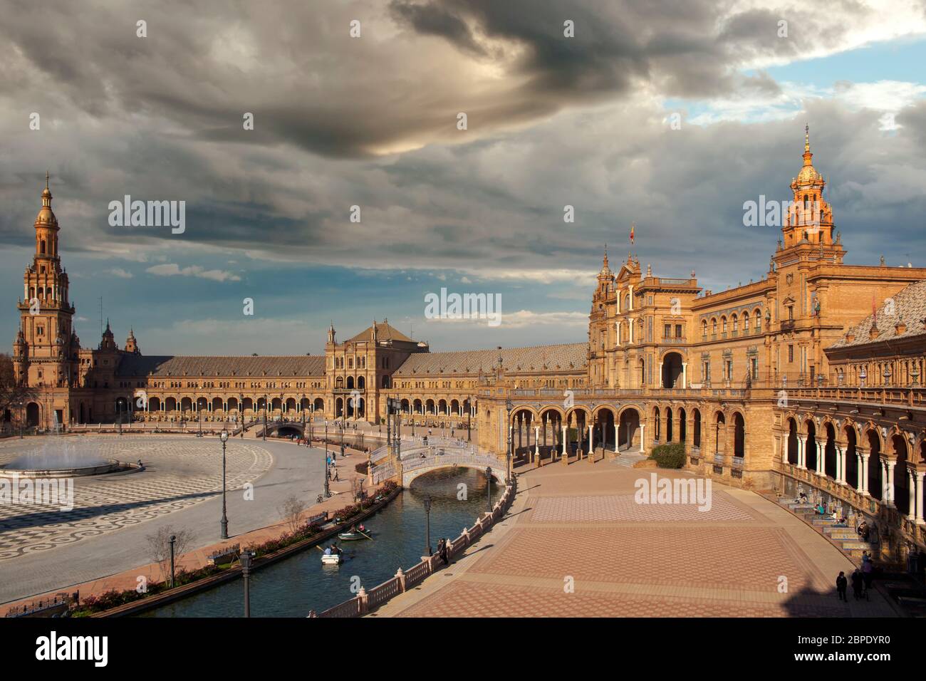 Seville historic square hi-res stock photography and images - Alamy