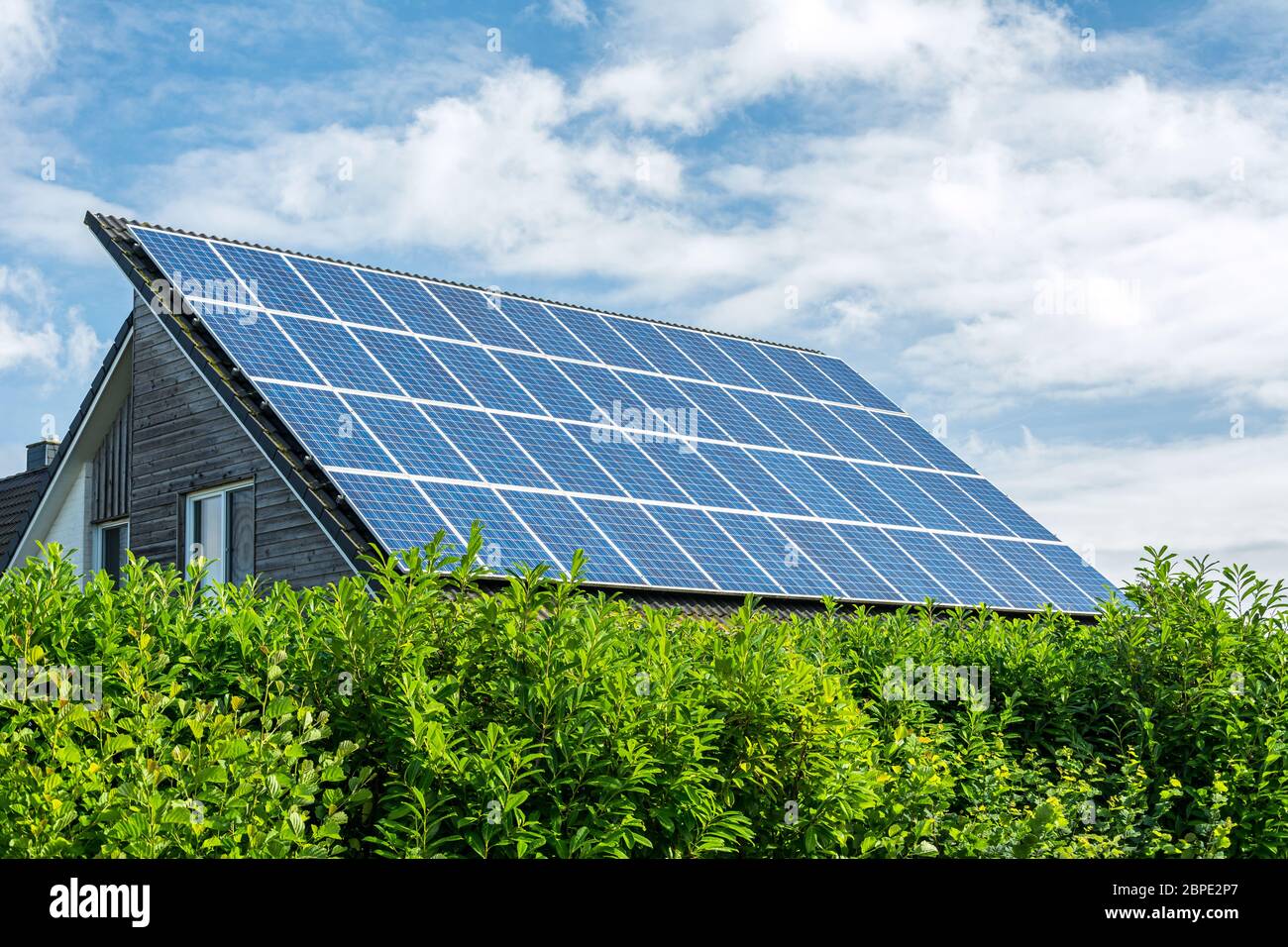 Solar panel house sun hi-res stock photography and images - Alamy