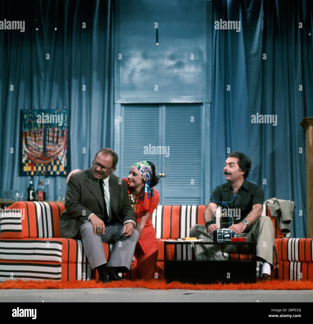 Brigitte Stein und Mogens von Gadow sitzen mit Karl-Heinz Holzyk auf ...