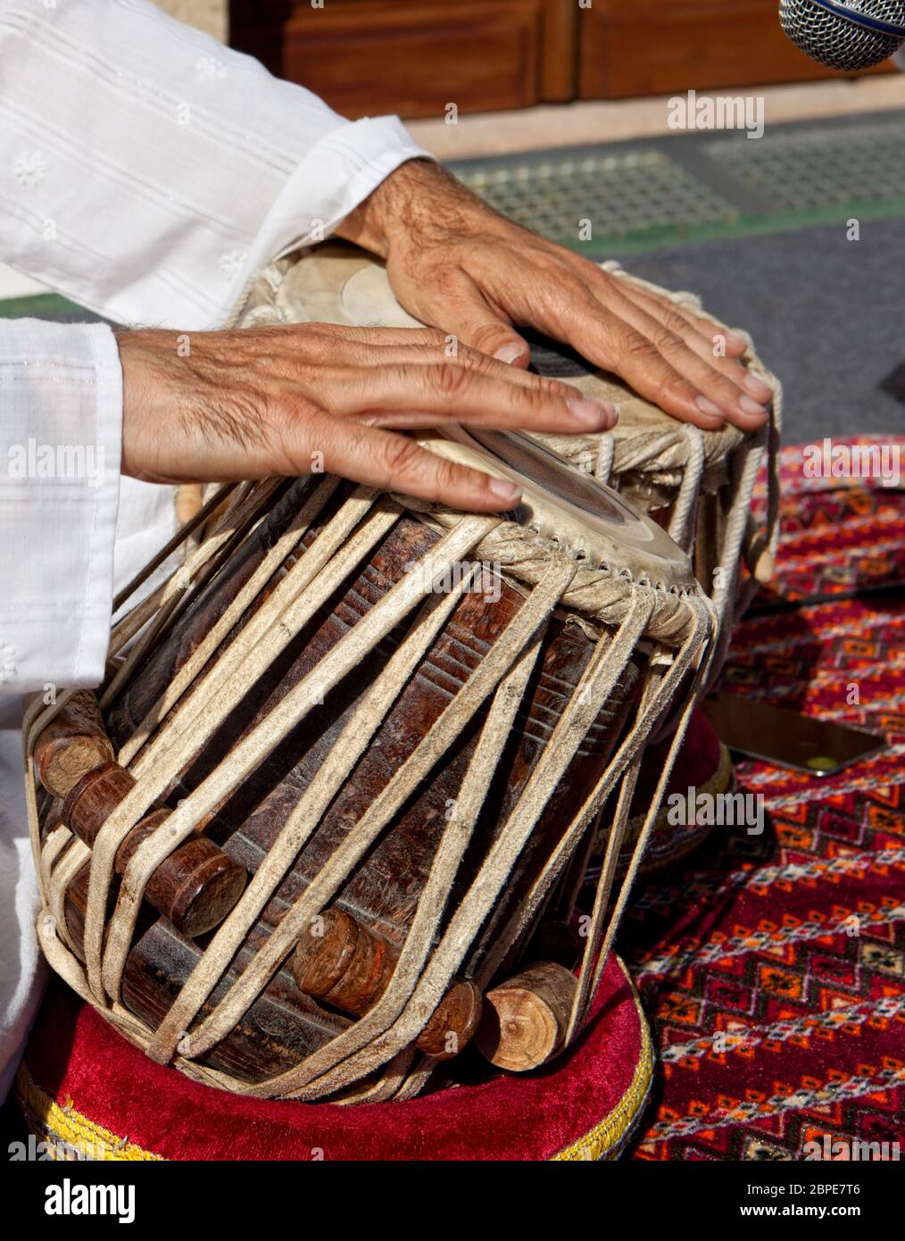 Tabla drums hi-res stock photography and images - Alamy