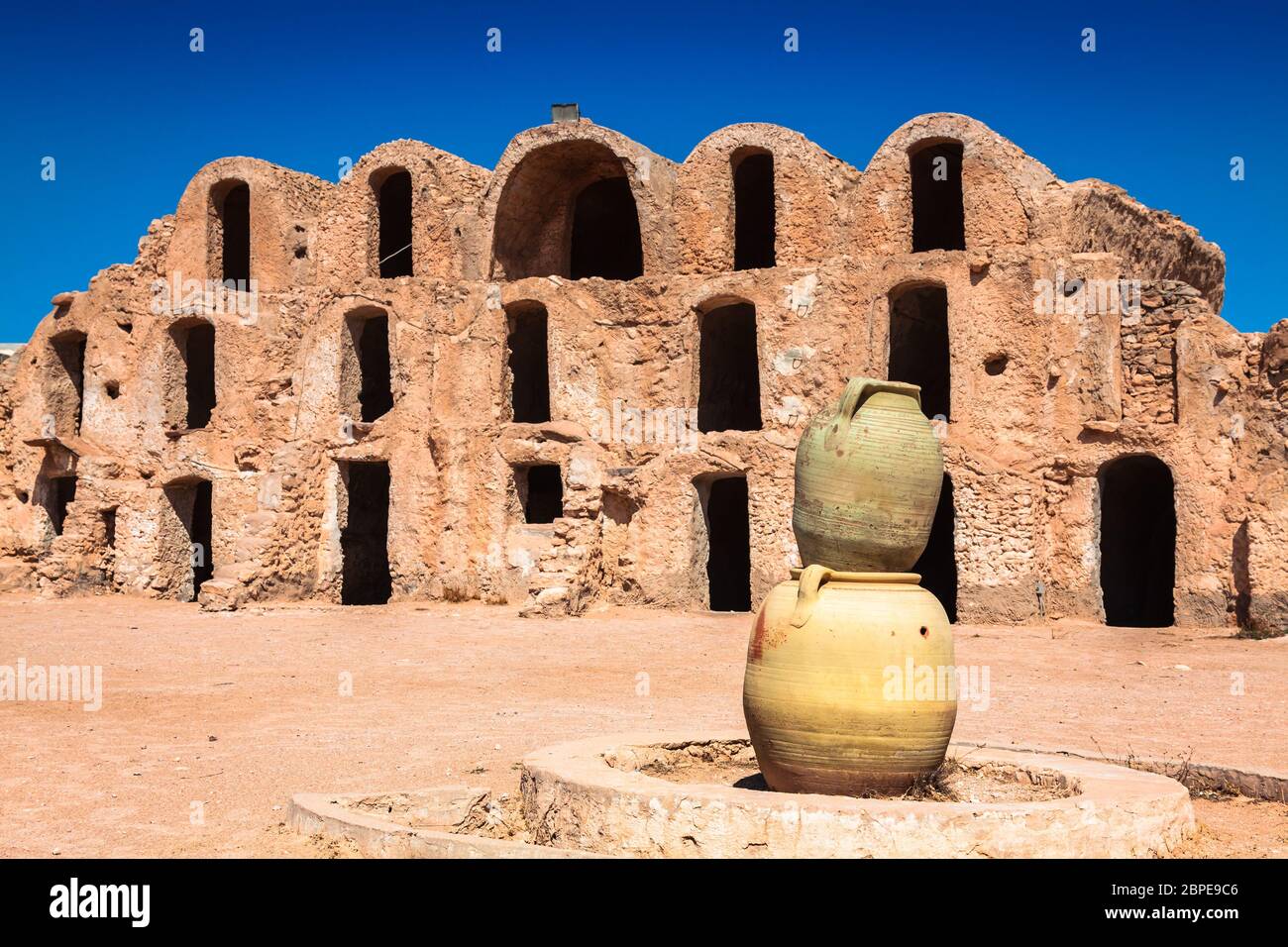 Tunisia ksar medenine hi-res stock photography and images - Alamy