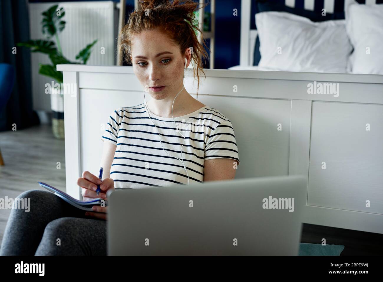 Woman celebrating working on laptop hi-res stock photography and images ...