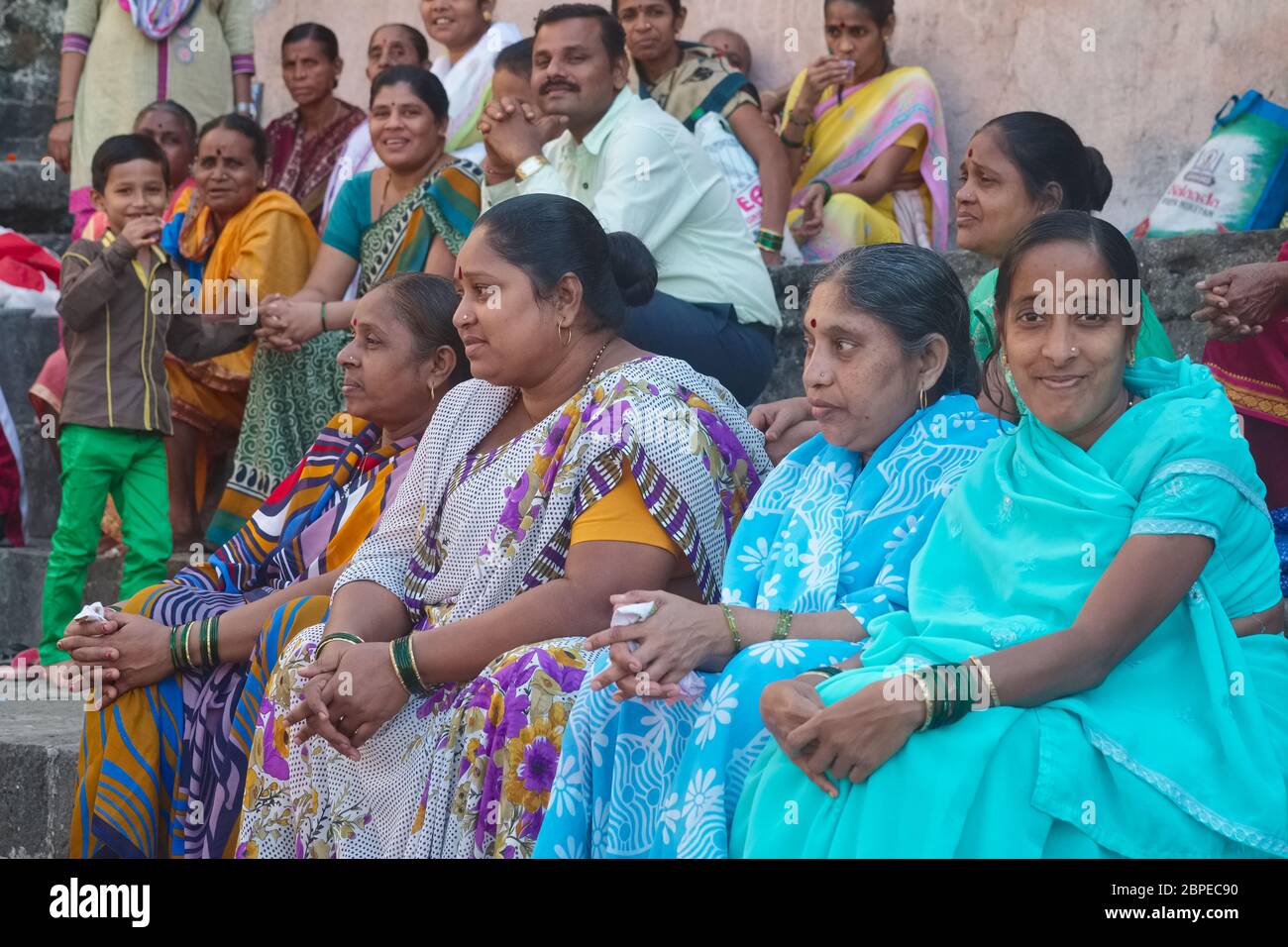 Joint family hi-res stock photography and images - Alamy
