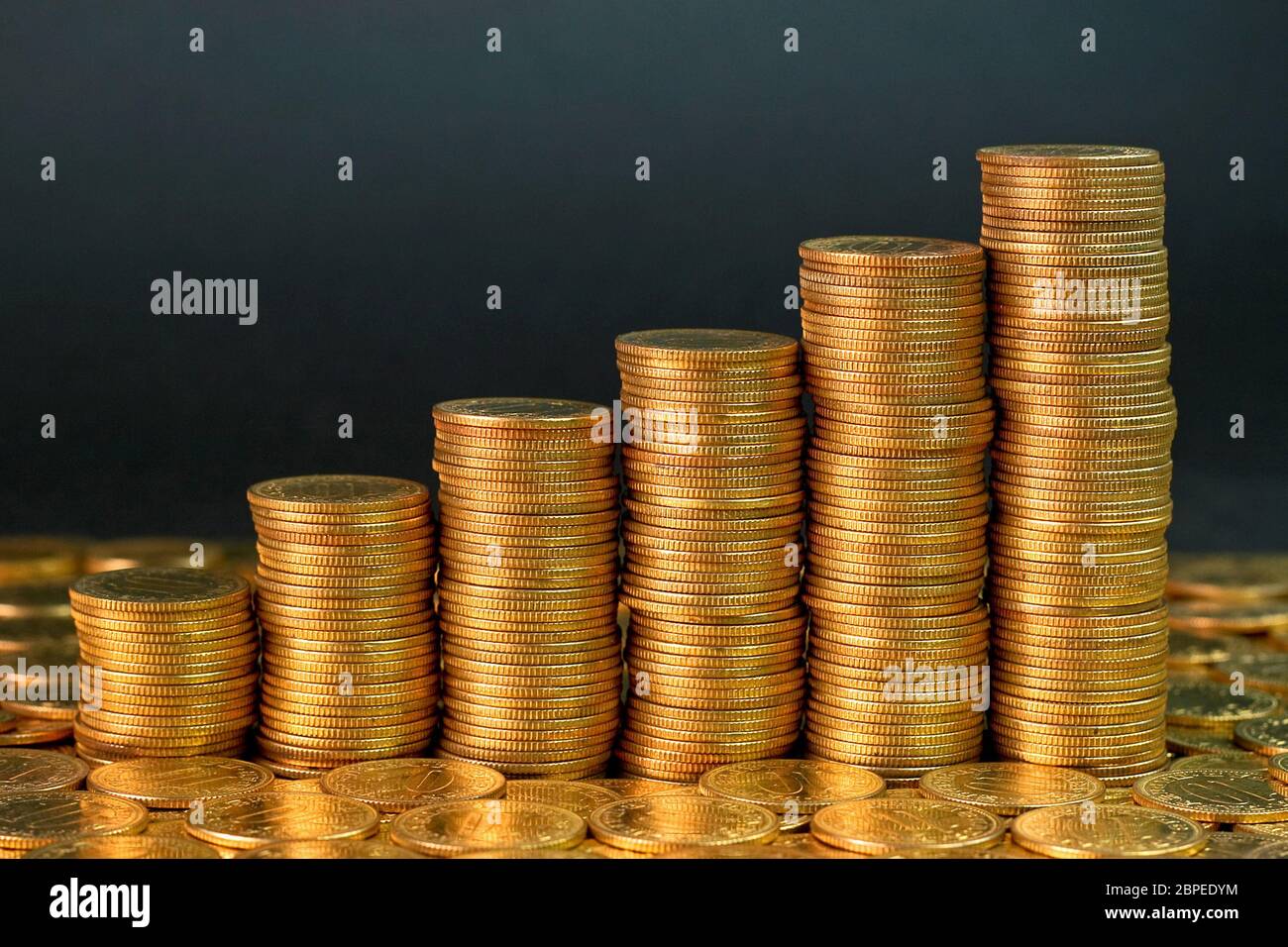 Gold coins dollar chart hi-res stock photography and images - Alamy