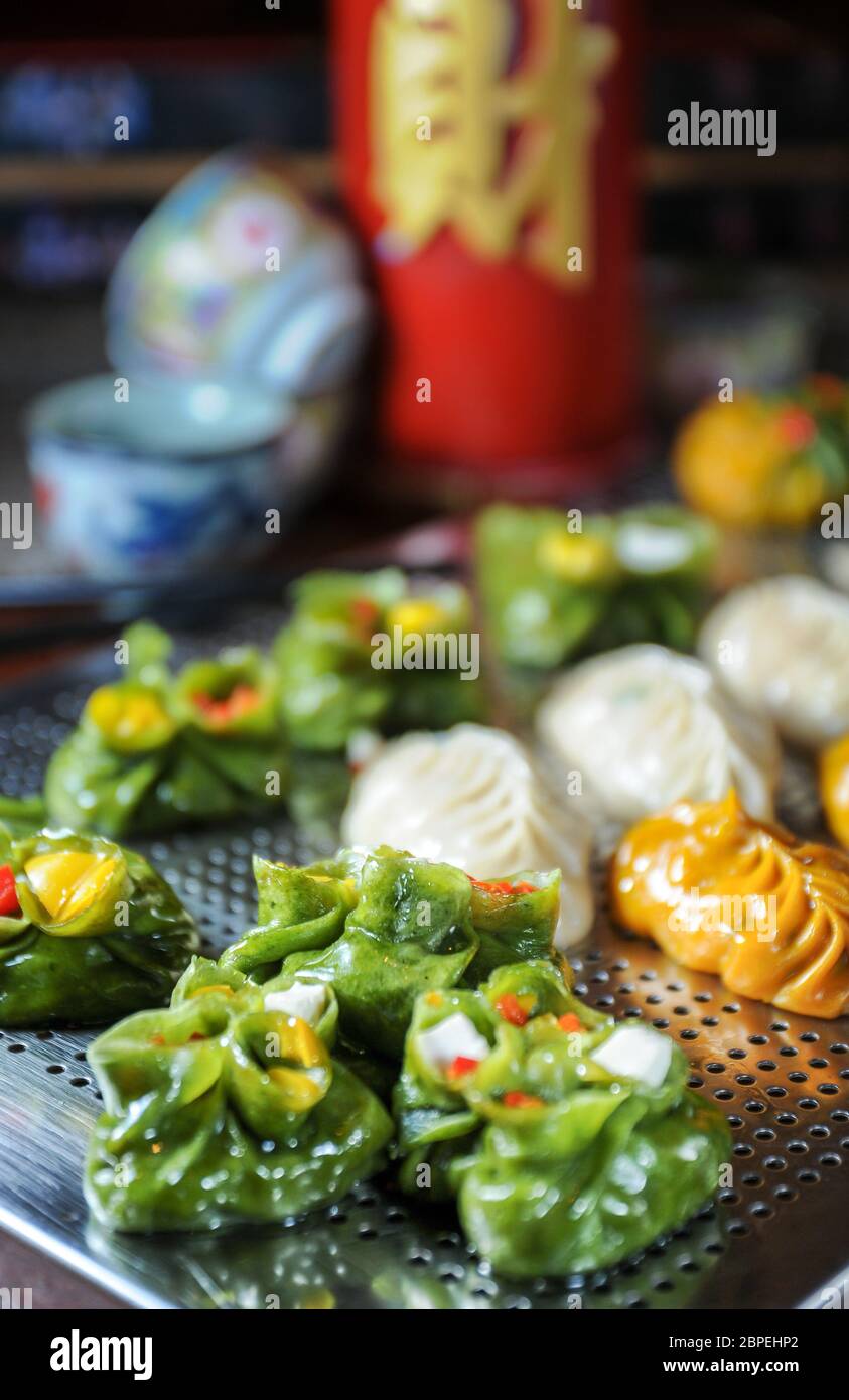 Steam chicken dim sum hi-res stock photography and images - Alamy
