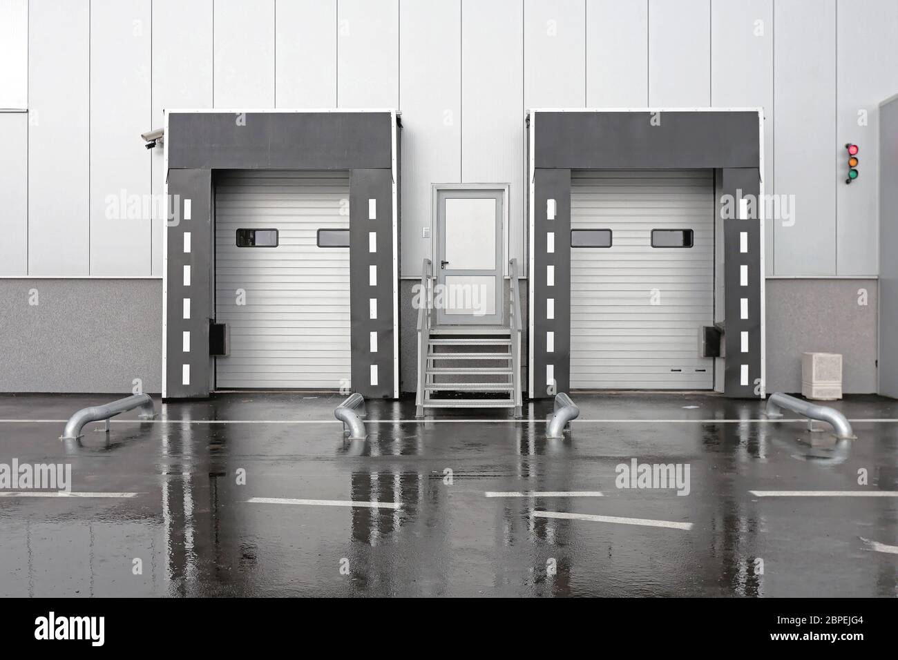 Loading Bay Dock for Trucks at Distribution Warehouse Stock Photo - Alamy