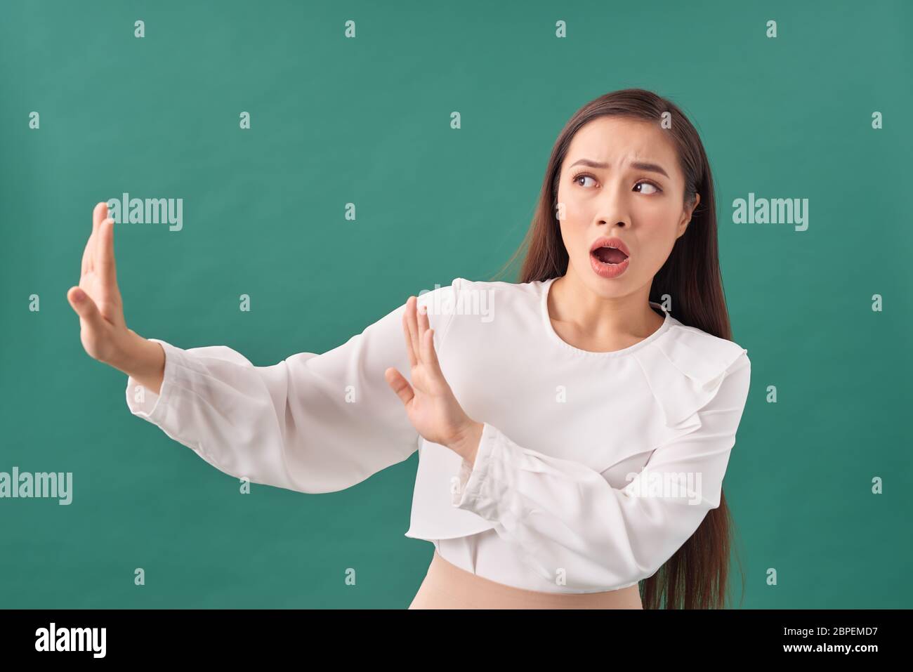 Woman terrified screaming hi-res stock photography and images - Alamy