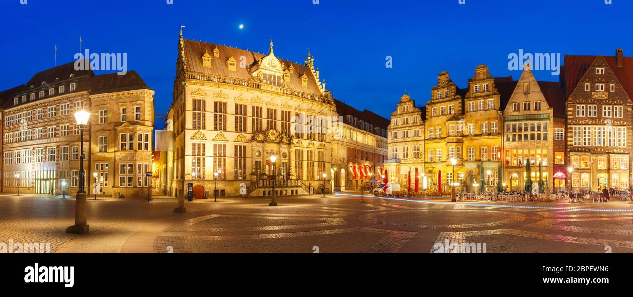 Ancient Bremen Market Square in the centre of the Hanseatic City of ...