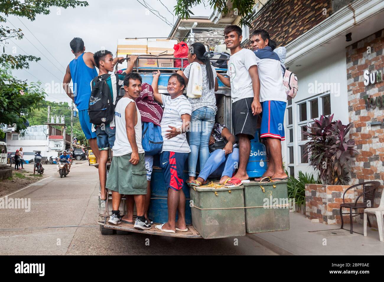 Overcrowded bus hi-res stock photography and images - Alamy