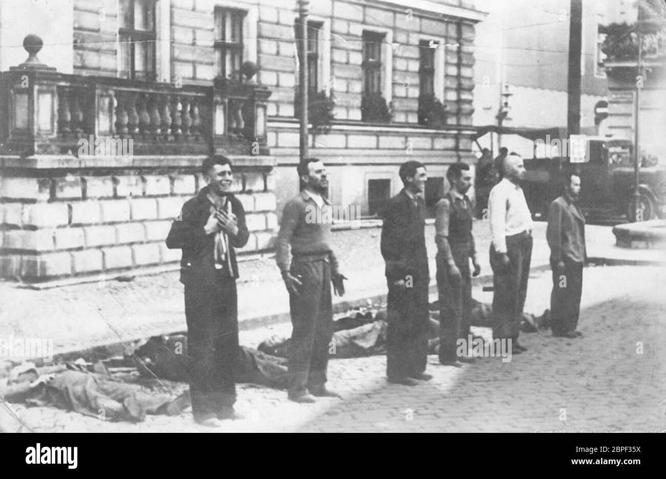 Public execution 1939 hi-res stock photography and images - Alamy