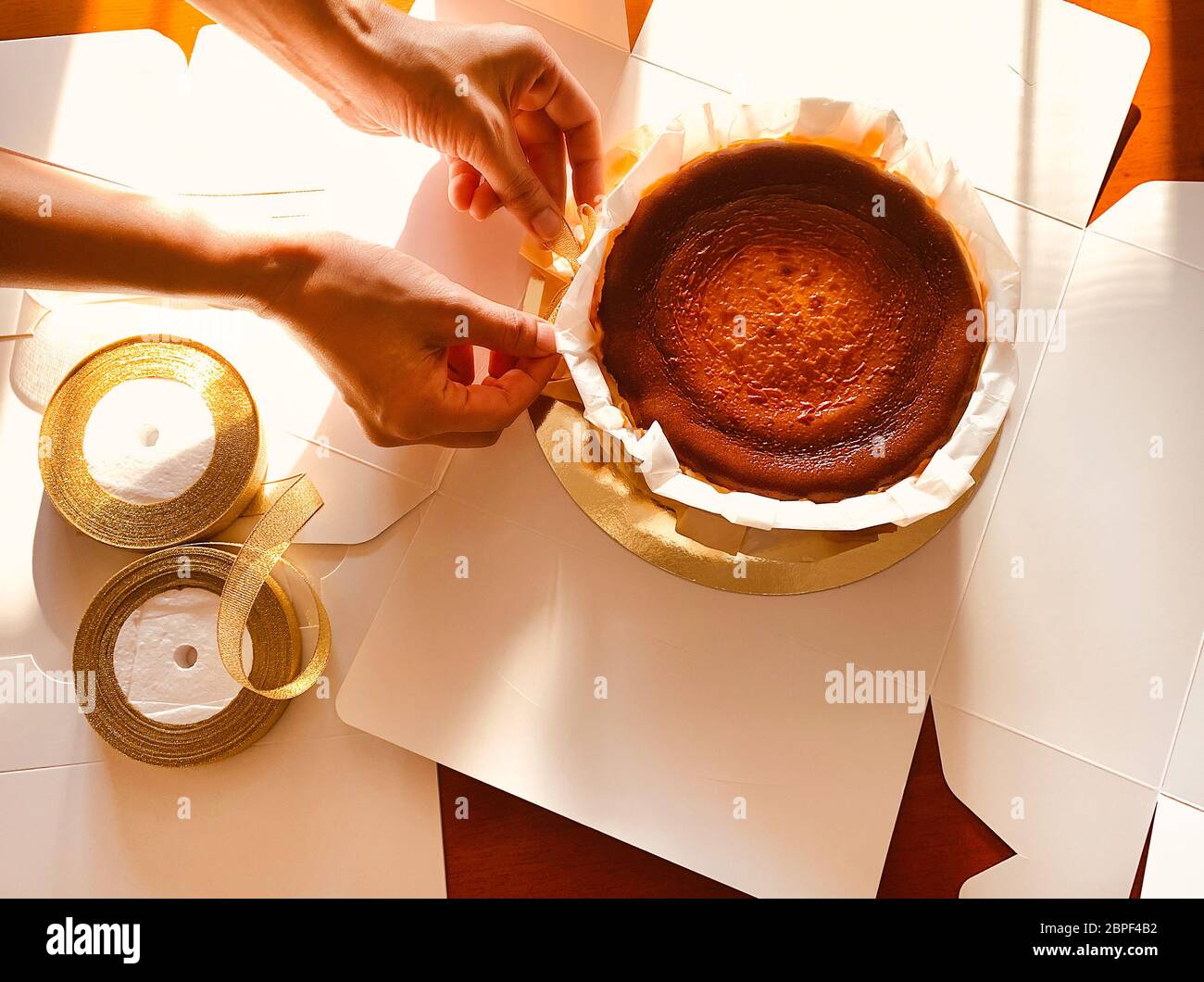 Cheesecake box hi-res stock photography and images - Alamy