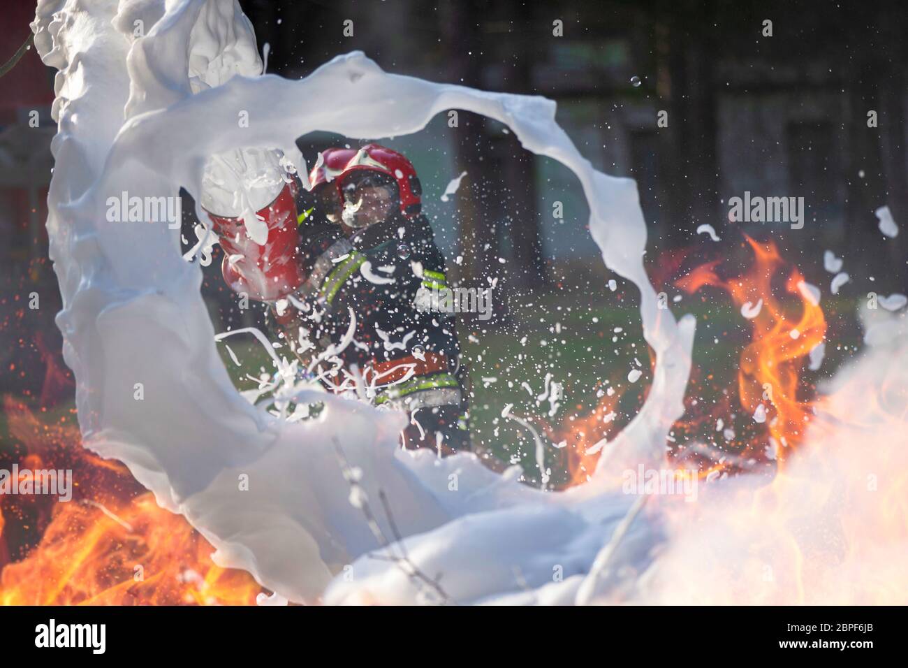 Wildfire smoke mask hi-res stock photography and images - Alamy