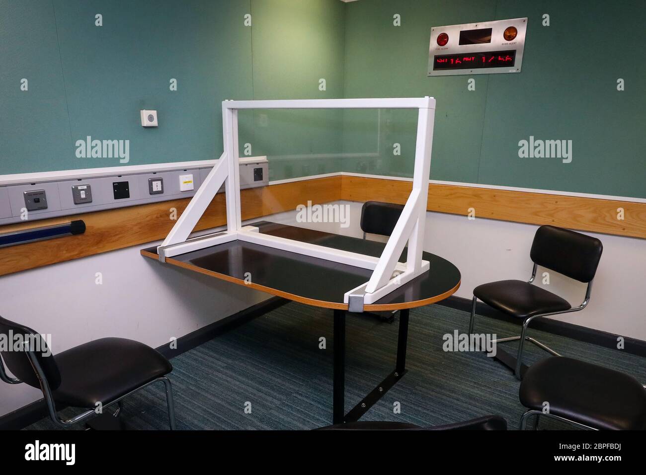 Police custody interview room hi-res stock photography and images - Alamy