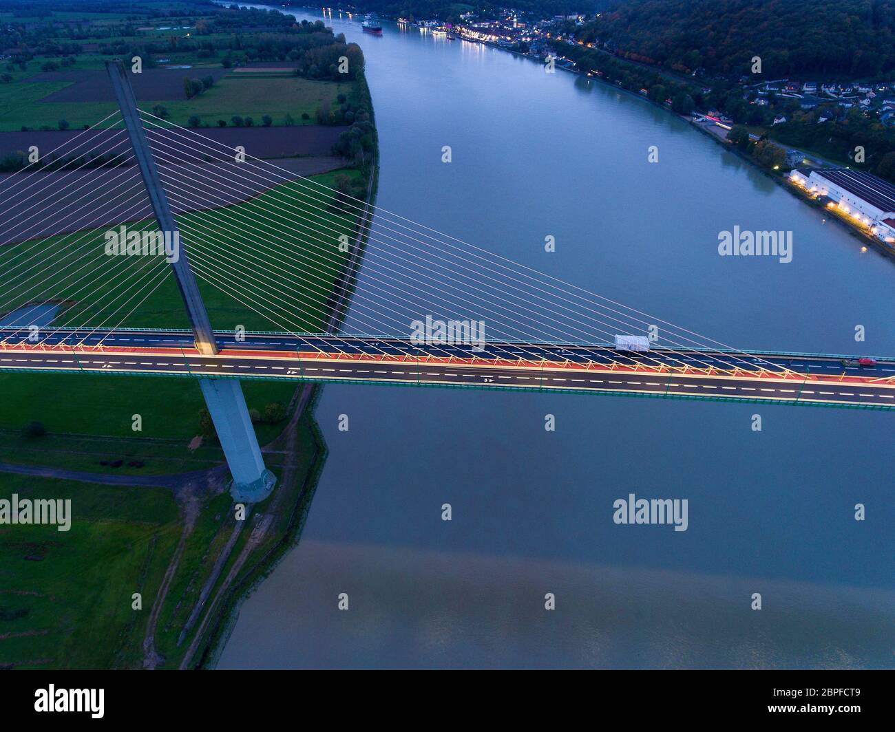 Brotonne bridge, Saint-Nicolas-de-Bliquetuit, Normandy, France Stock ...