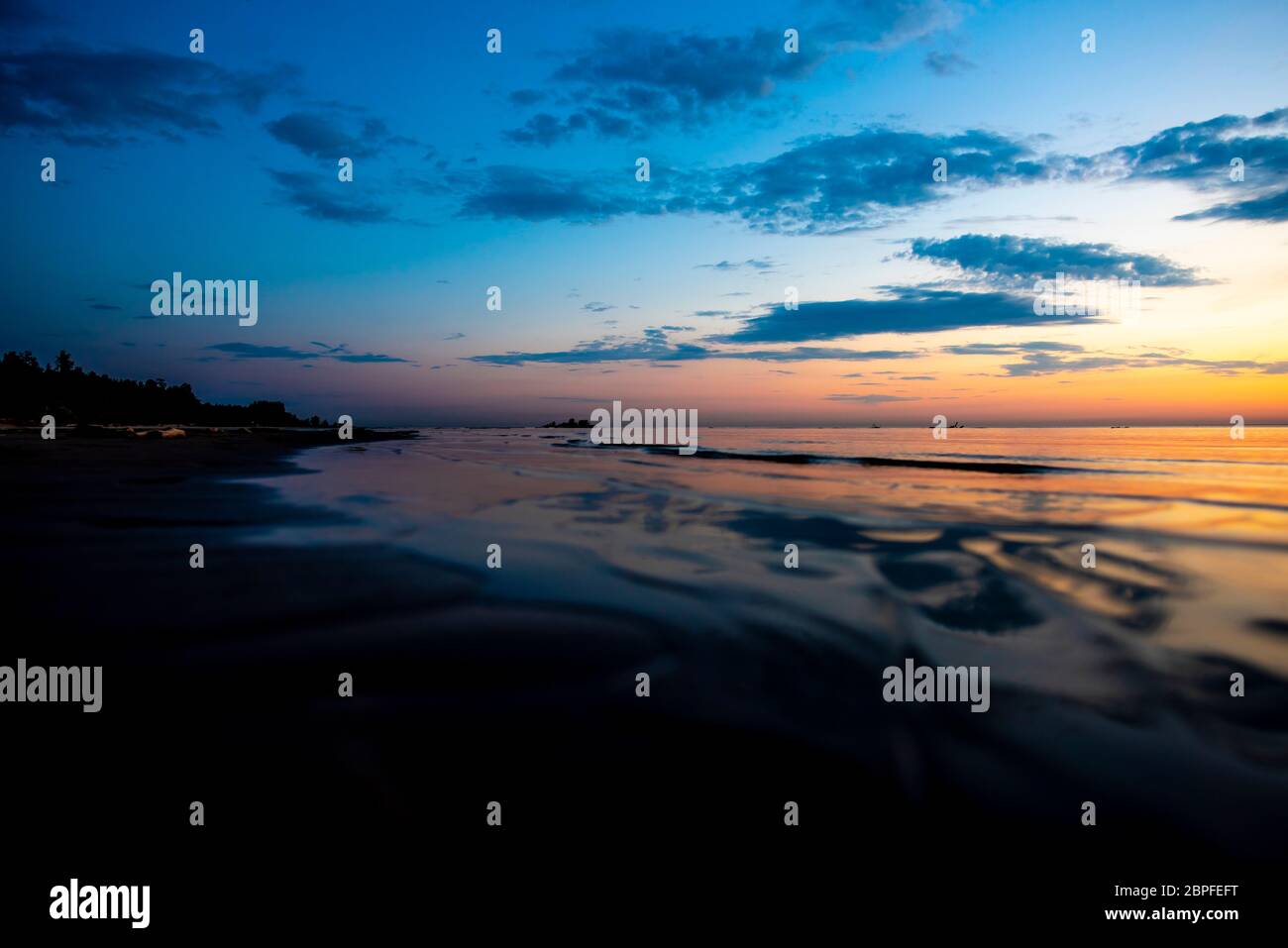 Summer sunset evening nice sun hi-res stock photography and images - Alamy