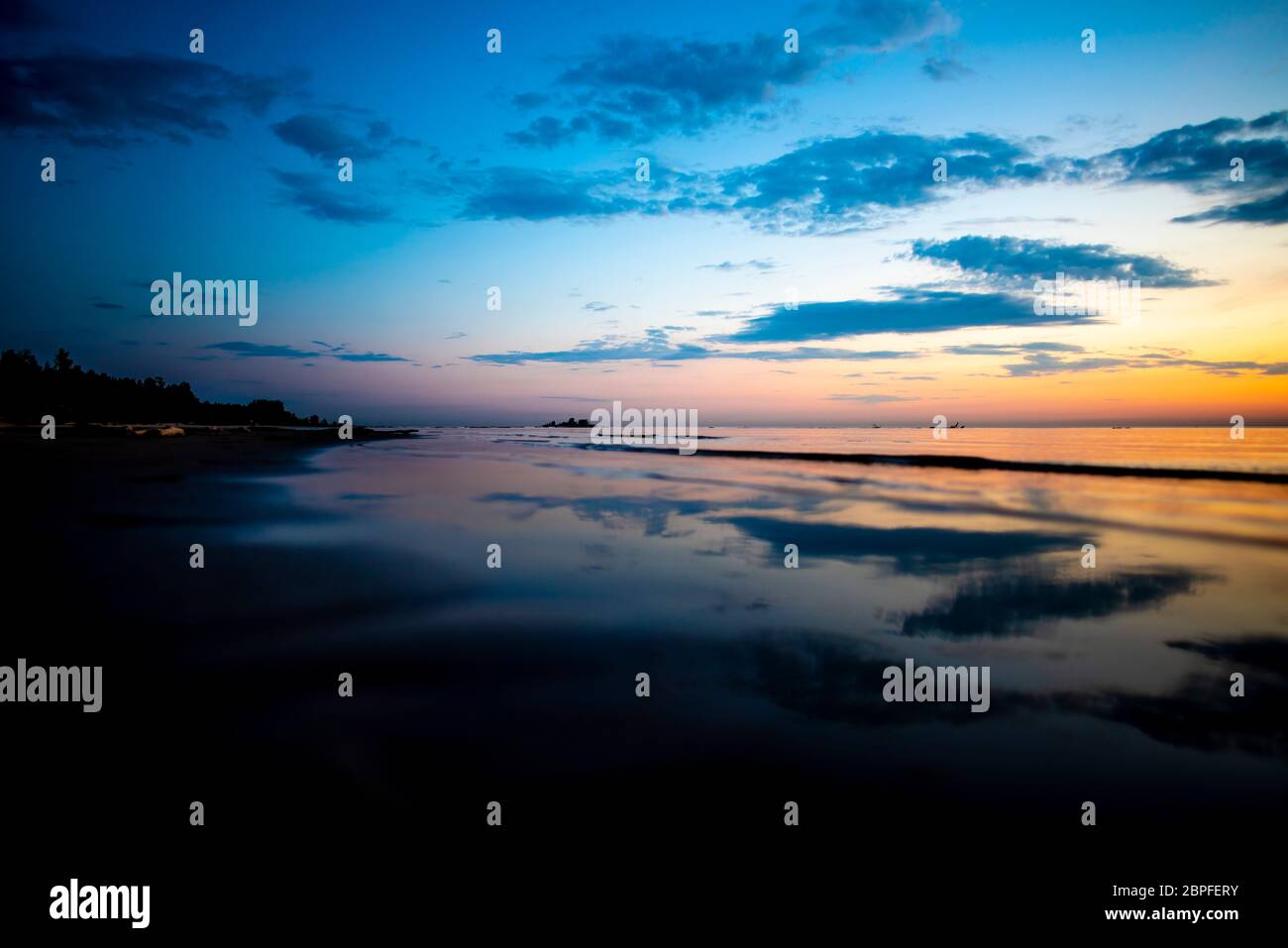 Summer sunset evening nice sun hi-res stock photography and images - Alamy
