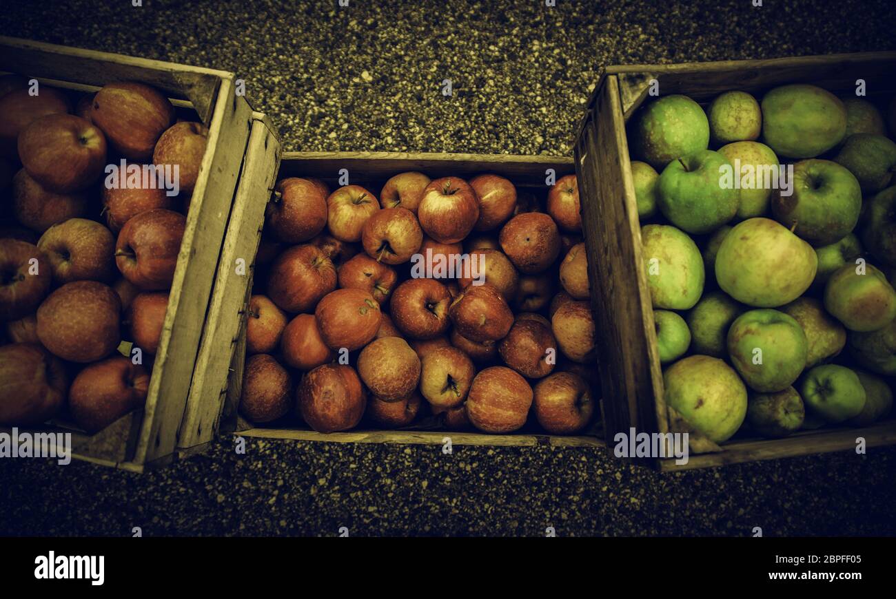 Old apple boxes hi-res stock photography and images - Alamy