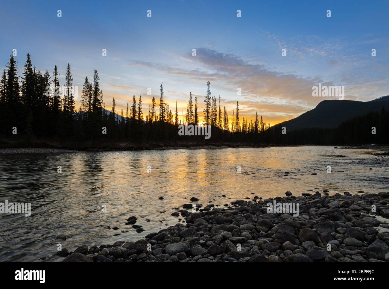 Castle junction banff canada hi-res stock photography and images - Alamy