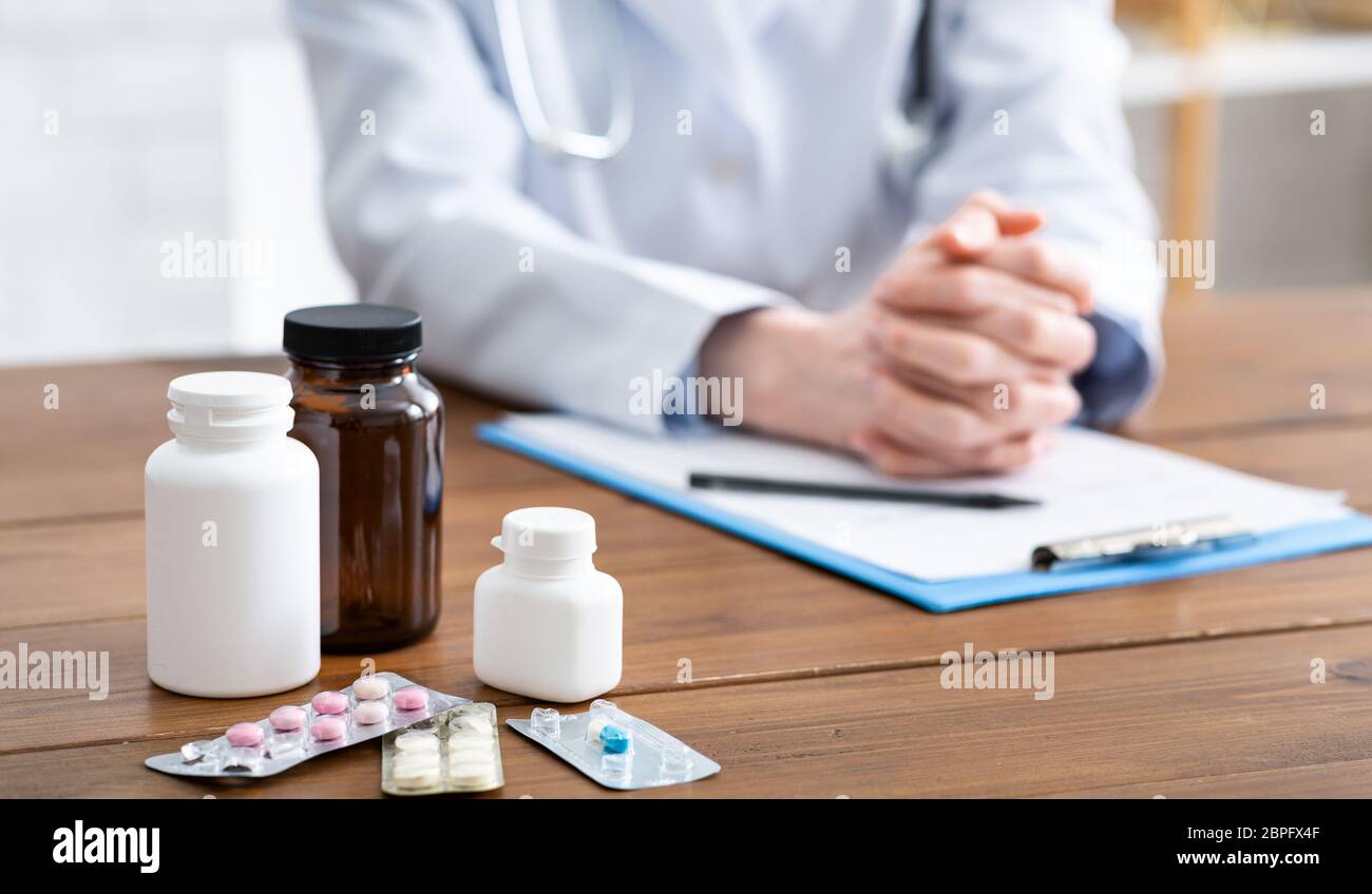 Woman on doctors table hi-res stock photography and images - Alamy