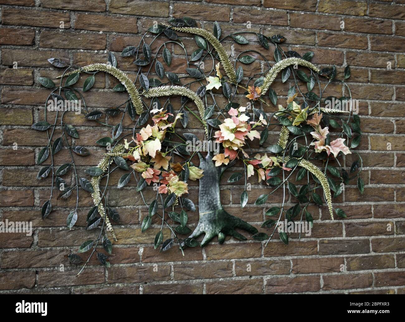 Decorative tree on wall, textures and nature Stock Photo - Alamy