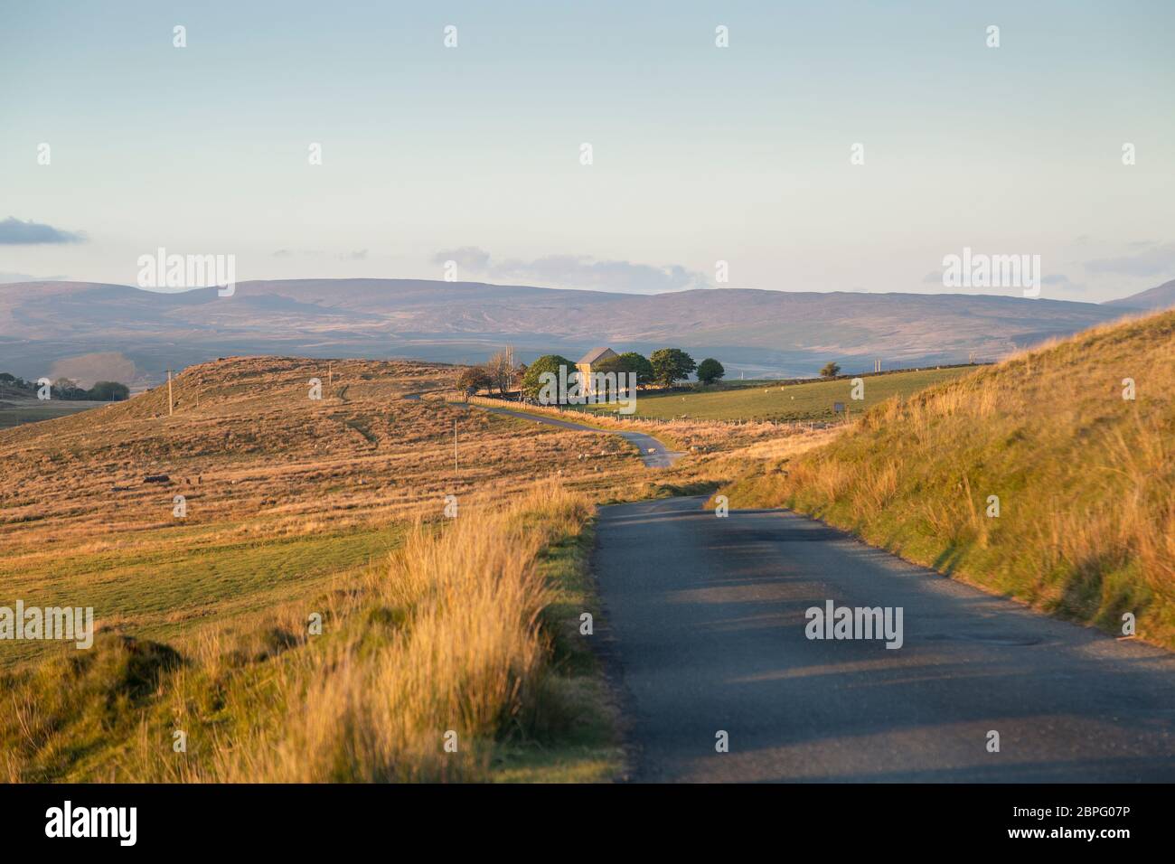Road winding road hi-res stock photography and images - Alamy