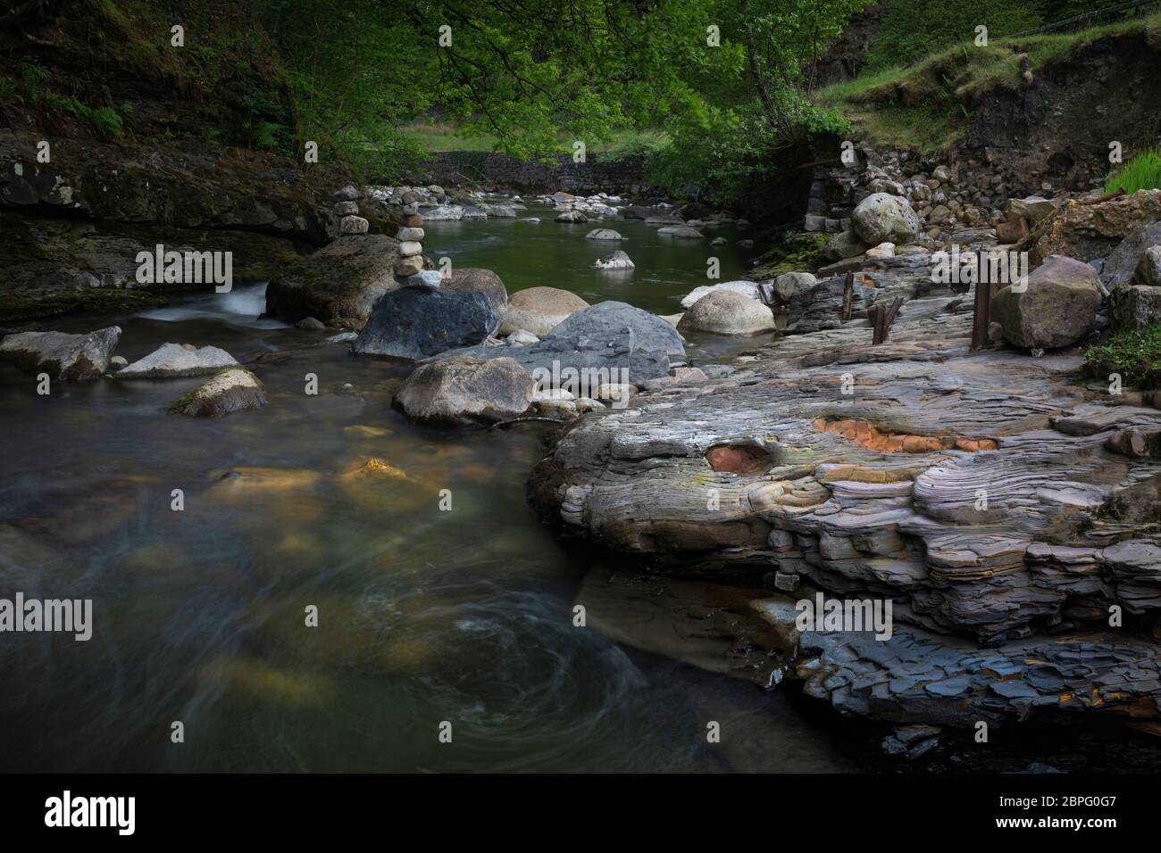 Small stacks of rocks hi-res stock photography and images - Alamy