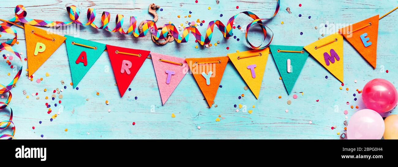 Streamers flags hi-res stock photography and images - Alamy