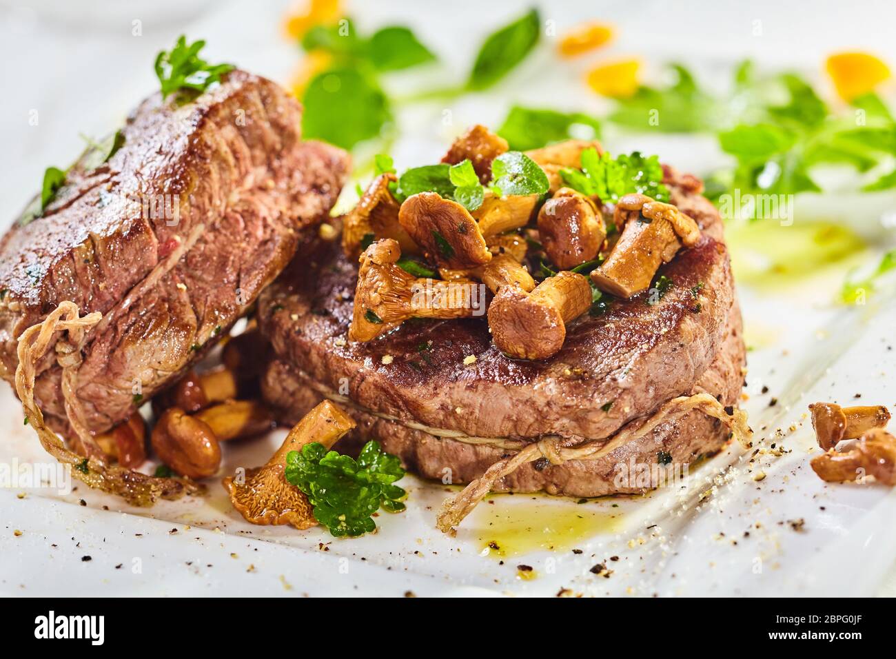 Beef medallions and mushrooms hi-res stock photography and images - Alamy