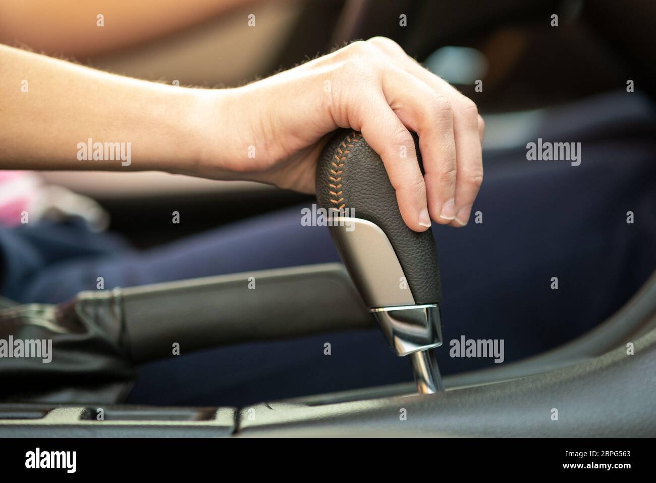 Hand on automatic gear shift hi-res stock photography and images - Alamy