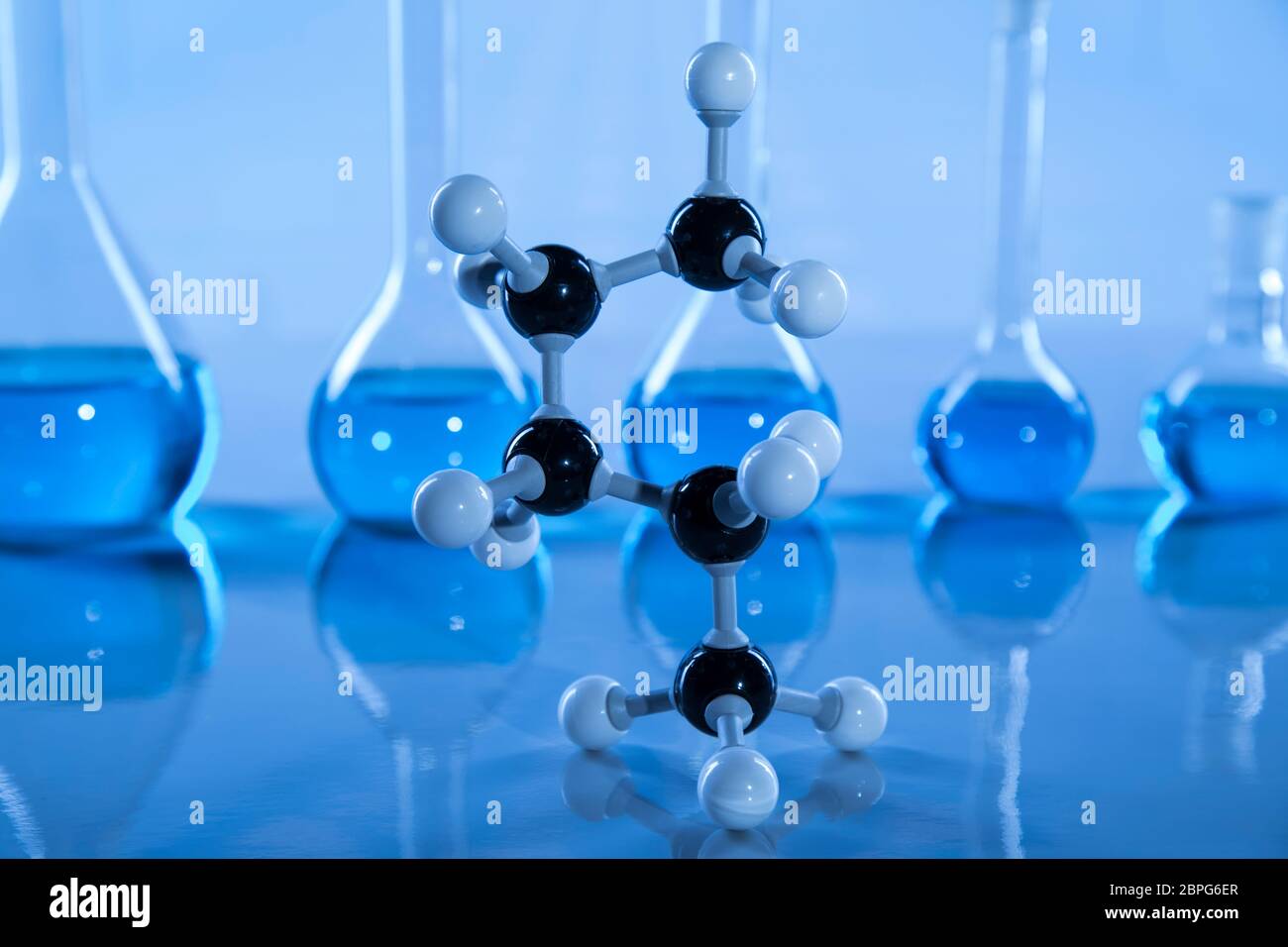 Glassware, Laboratory beakers,Science experiment Stock Photo - Alamy