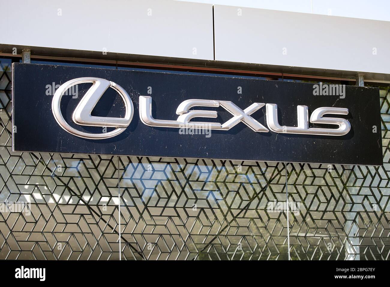 Lexus logo hi-res stock photography and images - Alamy